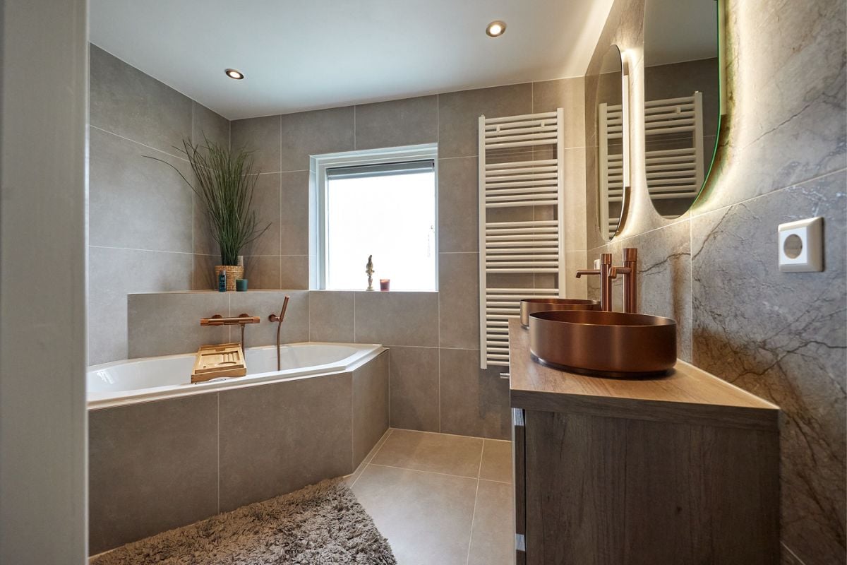 De elegante badkamer van Maurice & Josje - Sanidirect